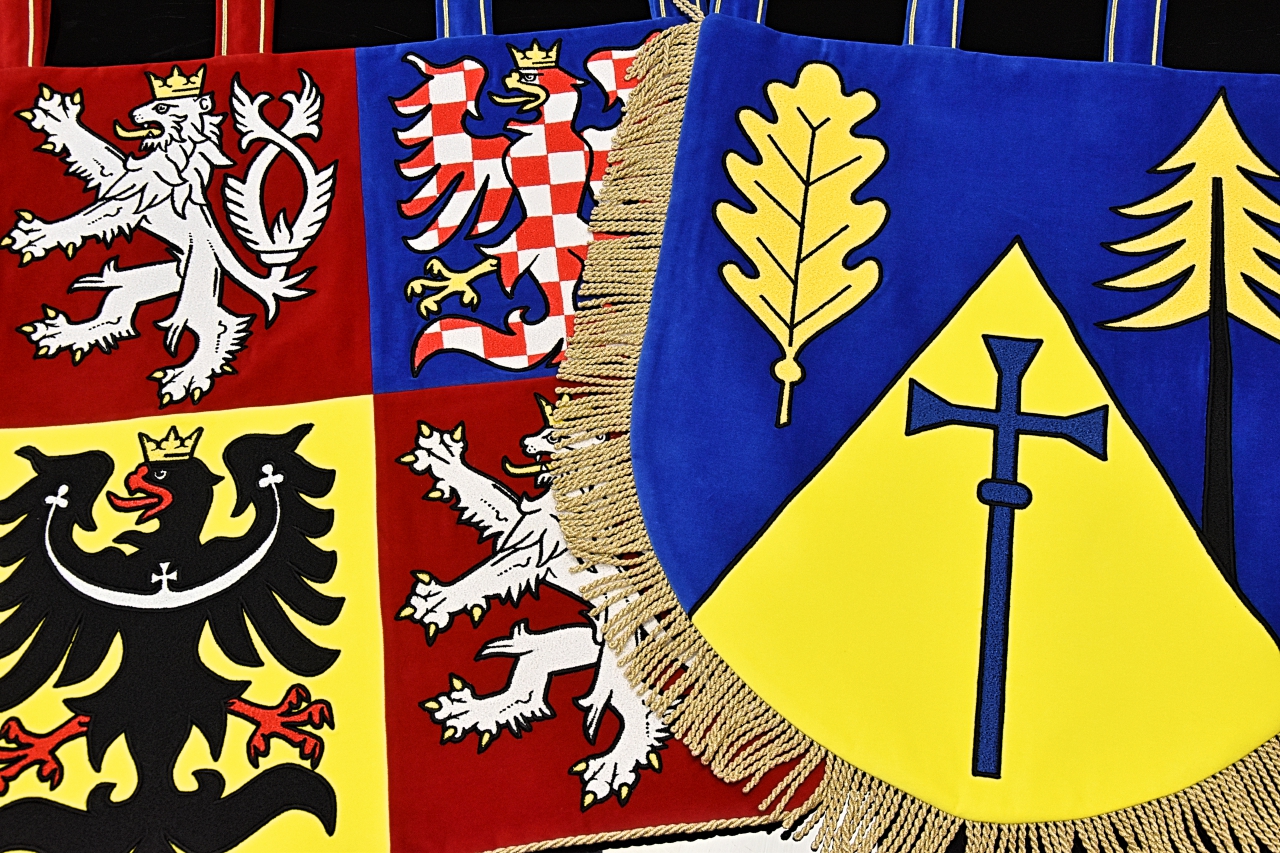 Zakázková výroba státních znaků a znaků se symboly obce/města | Alerion